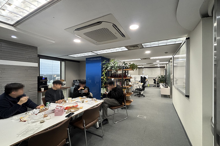 합리적 임대료 중형 자주식 주차2대 룸2+홀구조 사무실